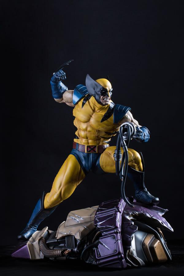 Wolverine - Symbiote Premium Collectibles